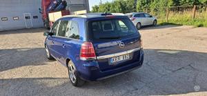 Blue Opel Zafira 2005 in Silute, with an engine capacity of 2.20 L and mileage of 214 thousand km for 1800 €, photo 5 on AUTOMOTO.COM.LV