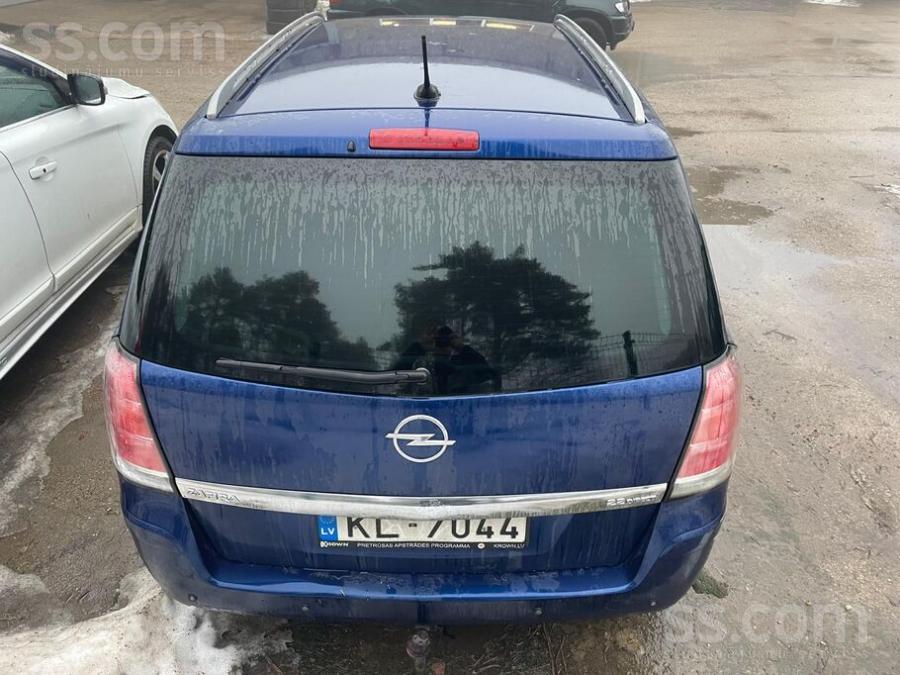Синий Опель Зафира 2005 в Валмиера, объемом двигателя 2.20 л и пробегом 330 тыс. км за 500 €, фото 3 на AUTOMOTO.COM.LV