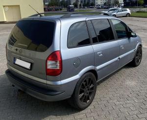 Blue Opel Zafira 2005 in Vilnius, with an engine capacity of 2.17 L and mileage of 300 thousand km for 950 €, photo 3 on AUTOMOTO.COM.LV