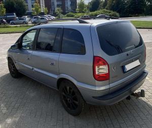 Blue Opel Zafira 2005 in Vilnius, with an engine capacity of 2.17 L and mileage of 300 thousand km for 950 €, photo 4 on AUTOMOTO.COM.LV