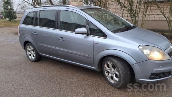 Blue Opel Zafira 2006 in Daugavpils, with an engine capacity of 1.90 L and mileage of 310 thousand km for 1450 €, photo 3 on AUTOMOTO.COM.LV