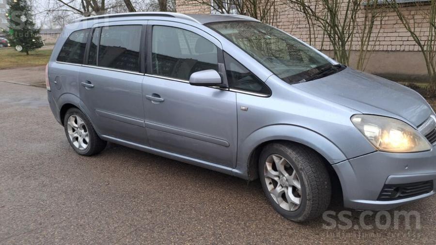 Zils Opel Zafira 2006 Daugavpils, ar dzinēja tilpumu 1.90 L un nobraukumu 310 tūkst. km par 1450 €, foto 3 vietnē AUTOMOTO.COM.LV