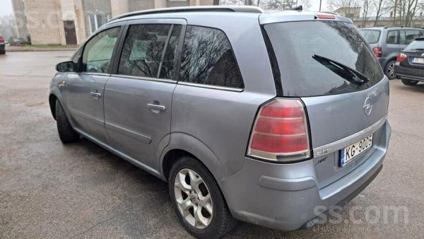 Blue Opel Zafira 2006 in Daugavpils, with an engine capacity of 1.90 L and mileage of 310 thousand km for 1450 €, photo 6 on AUTOMOTO.COM.LV