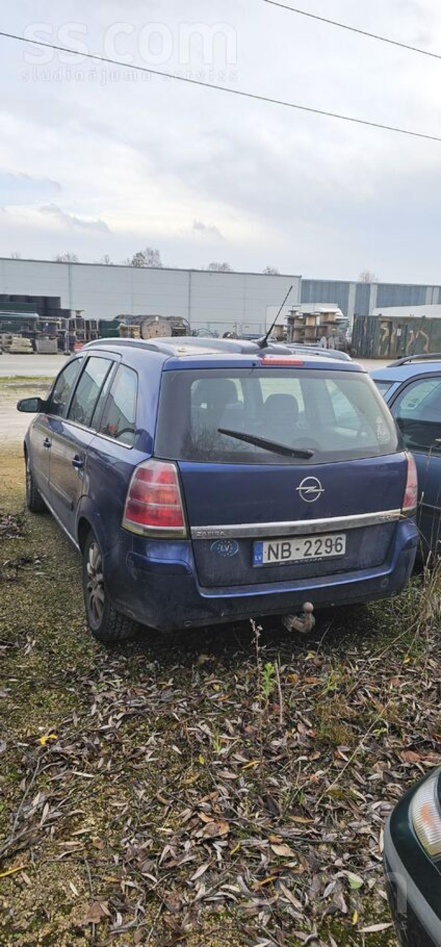 Zils Opel Zafira 2006 Rīga, ar dzinēja tilpumu 1.90 L un nobraukumu 400 tūkst. km par 900 €, foto 3 vietnē AUTOMOTO.COM.LV