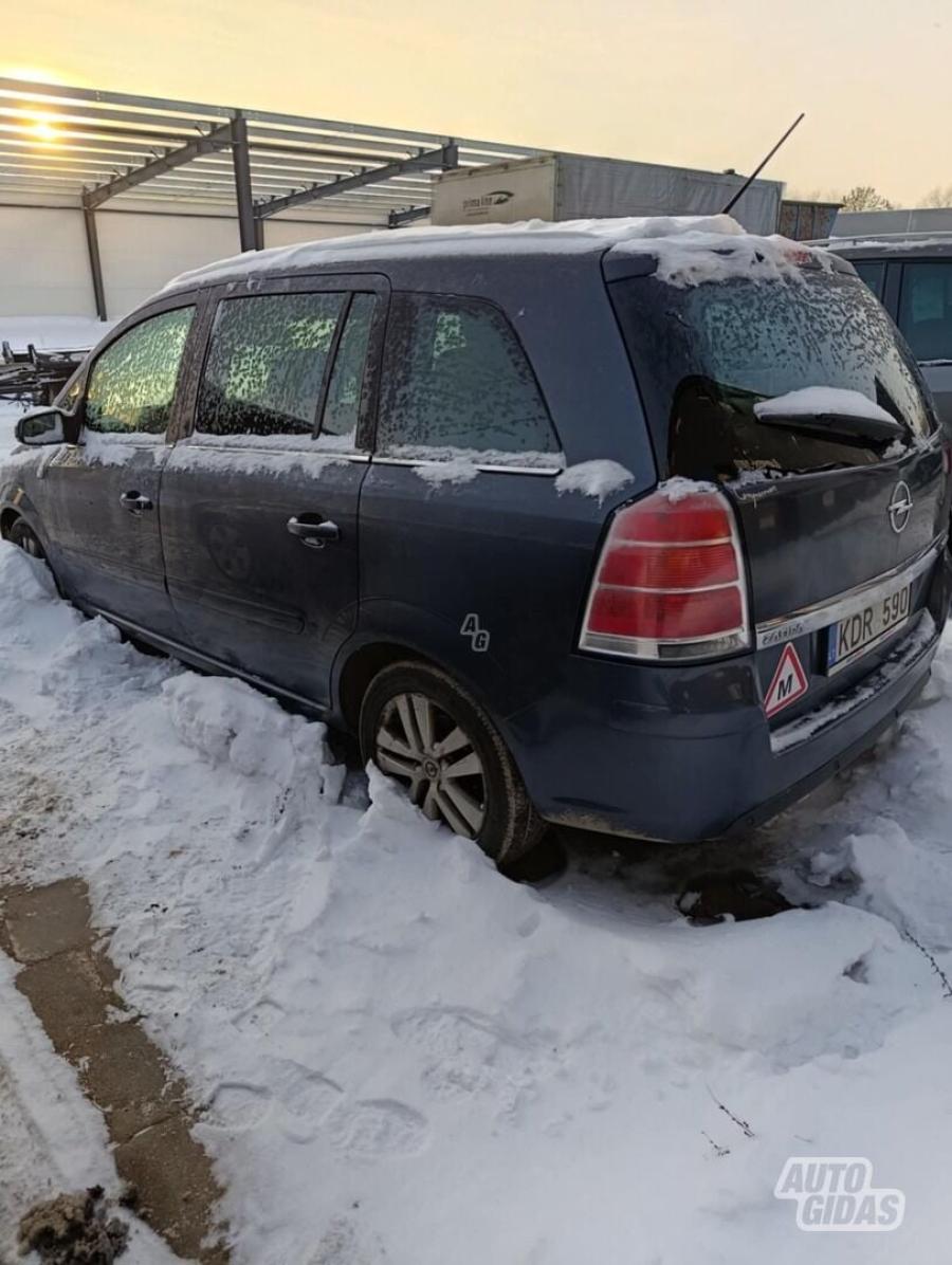 Zils Opel Zafira 2006 Klaipėda, ar dzinēja tilpumu 1.90 L un nobraukumu 216 tūkst. km par 1100 €, foto 1 vietnē AUTOMOTO.COM.LV