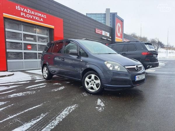 Blue Opel Zafira 2006 in Vilnius, with an engine capacity of 1.80 L and mileage of 302 thousand km for 1850 €, photo 1 on AUTOMOTO.COM.LV