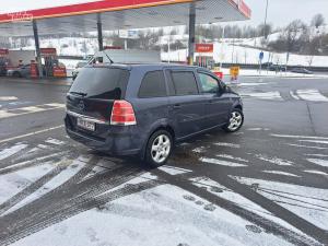 Blue Opel Zafira 2006 in Vilnius, with an engine capacity of 1.80 L and mileage of 302 thousand km for 1850 €, photo 2 on AUTOMOTO.COM.LV