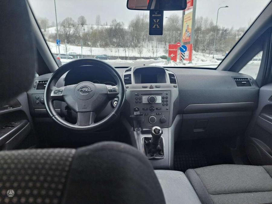 Zils Opel Zafira 2006 Viļņa, ar dzinēja tilpumu 1.80 L un nobraukumu 302 tūkst. km par 1850 €, foto 5 vietnē AUTOMOTO.COM.LV