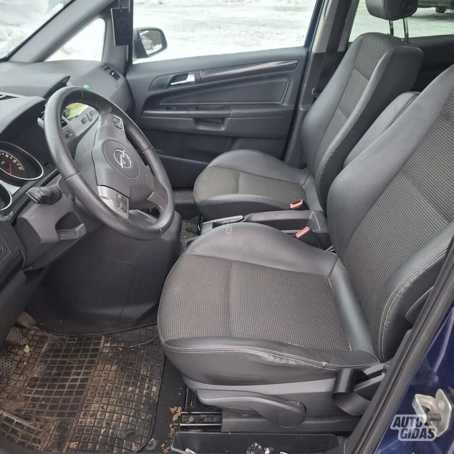 Zils Opel Zafira 2006 Viļņa, ar dzinēja tilpumu 1.80 L un nobraukumu 192 tūkst. km par 1450 €, foto 12 vietnē AUTOMOTO.COM.LV