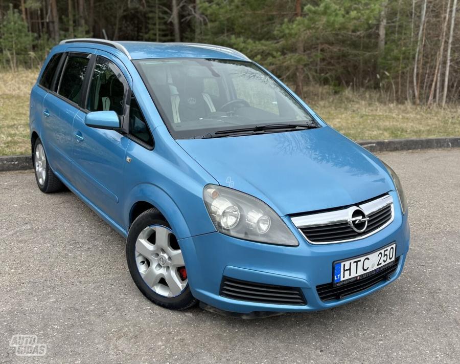 Blue Opel Zafira 2006 in Siauliai, with an engine capacity of 1.90 L and mileage of 327 thousand km for 1250 €, photo 3 on AUTOMOTO.COM.LV