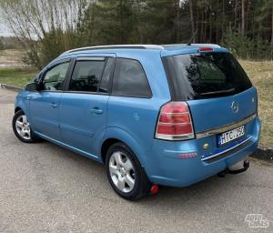 Blue Opel Zafira 2006 in Siauliai, with an engine capacity of 1.90 L and mileage of 327 thousand km for 1250 €, photo 7 on AUTOMOTO.COM.LV