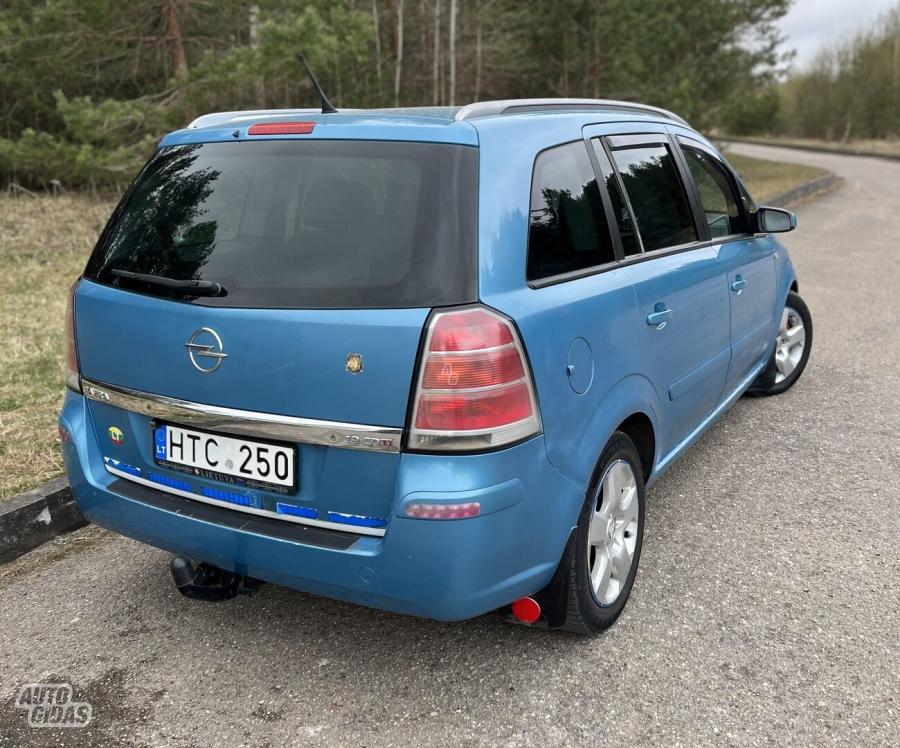 Blue Opel Zafira 2006 in Siauliai, with an engine capacity of 1.90 L and mileage of 327 thousand km for 1250 €, photo 8 on AUTOMOTO.COM.LV