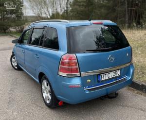 Blue Opel Zafira 2006 in Siauliai, with an engine capacity of 1.90 L and mileage of 327 thousand km for 1250 €, photo 9 on AUTOMOTO.COM.LV