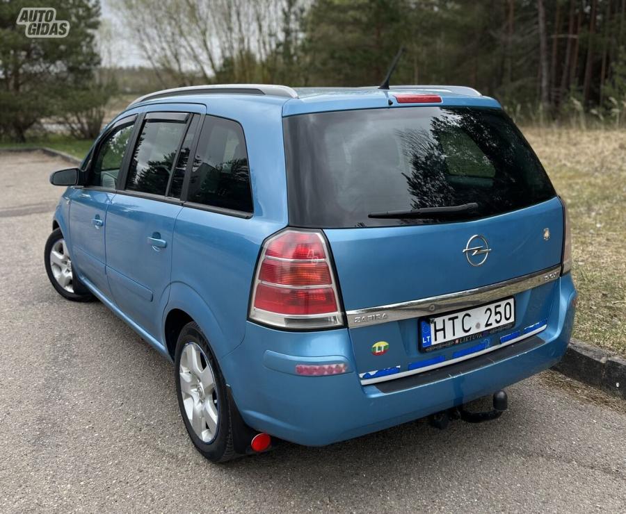 Blue Opel Zafira 2006 in Siauliai, with an engine capacity of 1.90 L and mileage of 327 thousand km for 1250 €, photo 9 on AUTOMOTO.COM.LV