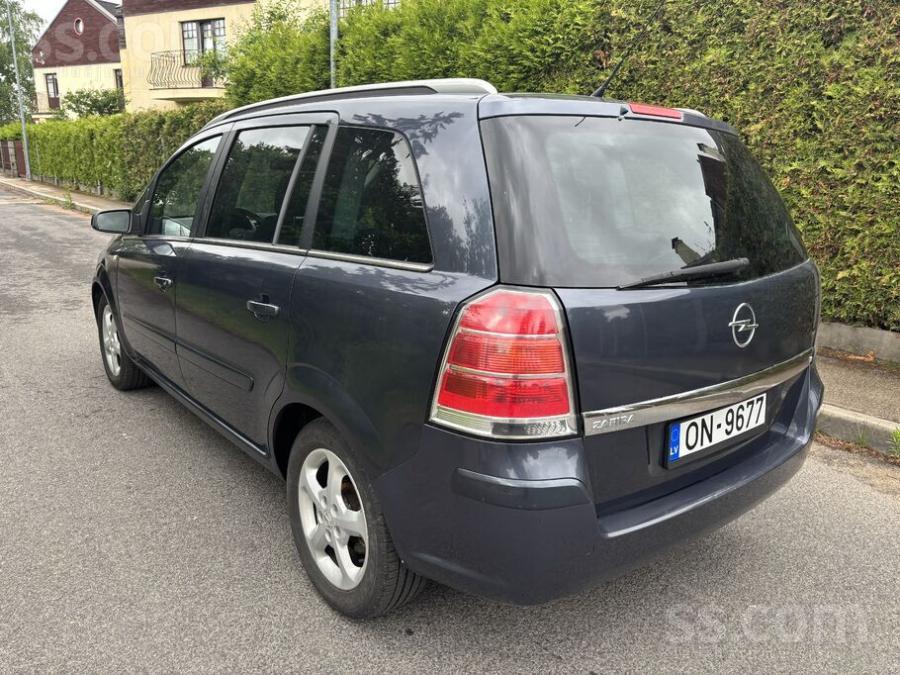 Blue Opel Zafira 2006 in Riga, with an engine capacity of 1.80 L and mileage of 215 thousand km for 2990 €, photo 7 on AUTOMOTO.COM.LV