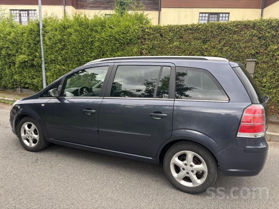 Blue Opel Zafira 2006 in Riga, with an engine capacity of 1.80 L and mileage of 215 thousand km for 2990 €, photo 8 on AUTOMOTO.COM.LV