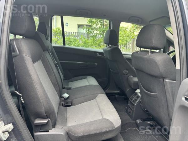 Blue Opel Zafira 2006 in Riga, with an engine capacity of 1.80 L and mileage of 215 thousand km for 2990 €, photo 9 on AUTOMOTO.COM.LV