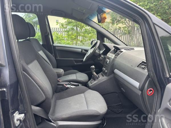 Blue Opel Zafira 2006 in Riga, with an engine capacity of 1.80 L and mileage of 215 thousand km for 2990 €, photo 10 on AUTOMOTO.COM.LV