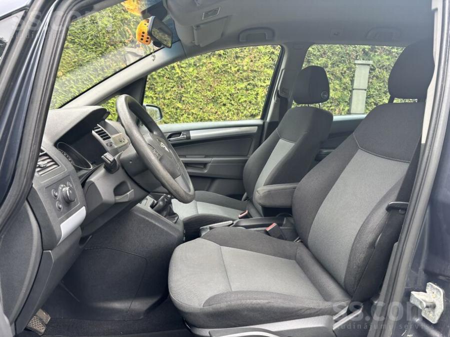 Blue Opel Zafira 2006 in Riga, with an engine capacity of 1.80 L and mileage of 215 thousand km for 2990 €, photo 12 on AUTOMOTO.COM.LV
