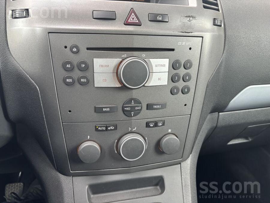 Blue Opel Zafira 2006 in Riga, with an engine capacity of 1.80 L and mileage of 215 thousand km for 2990 €, photo 16 on AUTOMOTO.COM.LV