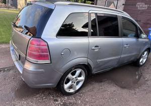 Blue Opel Zafira 2006 in Silute, with an engine capacity of 1.90 L and mileage of 355 thousand km for 1000 €, photo 3 on AUTOMOTO.COM.LV
