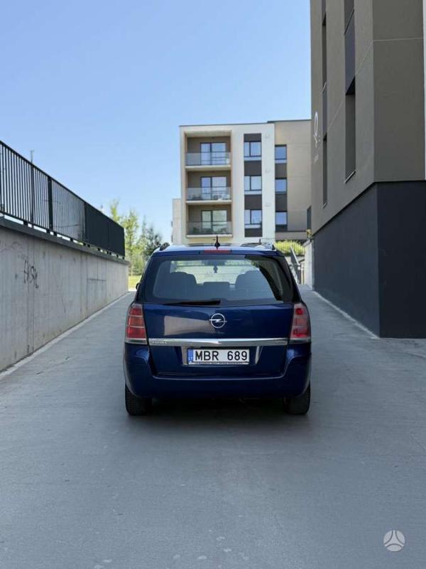 Blue Opel Zafira 2006 in Vilnius, with an engine capacity of 1.91 L and mileage of 326 thousand km for 1800 €, photo 7 on AUTOMOTO.COM.LV