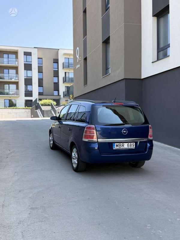 Blue Opel Zafira 2006 in Vilnius, with an engine capacity of 1.91 L and mileage of 326 thousand km for 1800 €, photo 8 on AUTOMOTO.COM.LV