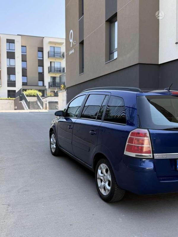 Blue Opel Zafira 2006 in Vilnius, with an engine capacity of 1.91 L and mileage of 326 thousand km for 1800 €, photo 10 on AUTOMOTO.COM.LV