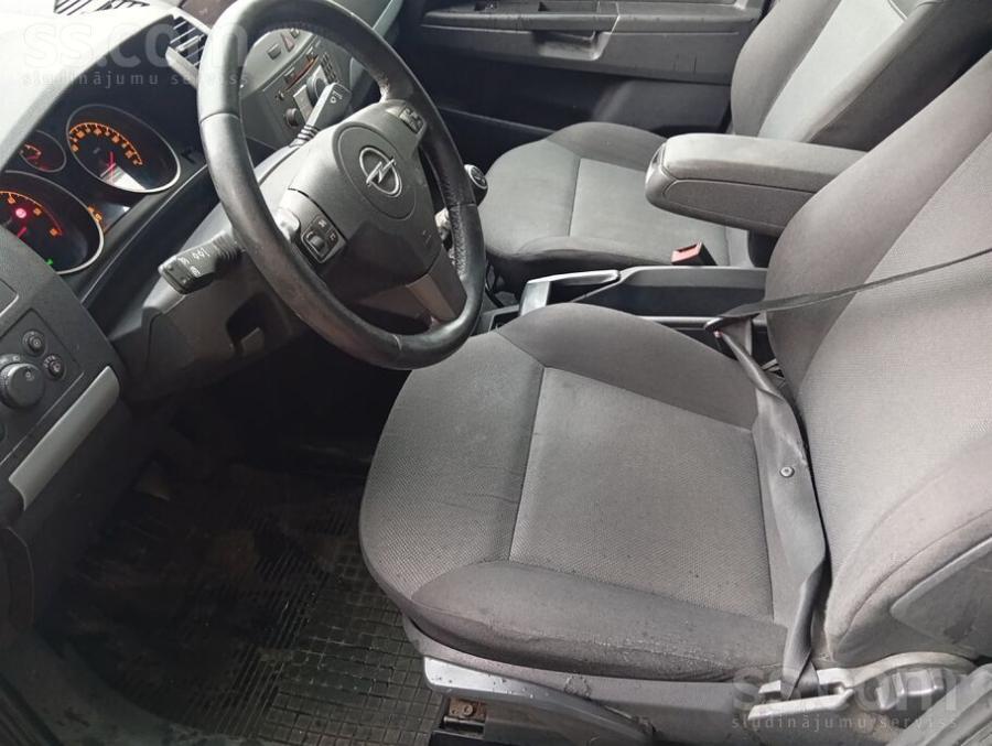 Zils Opel Zafira 2006 Rīga, ar dzinēja tilpumu 1.90 L un nobraukumu 308 tūkst. km par 1050 €, foto 5 vietnē AUTOMOTO.COM.LV