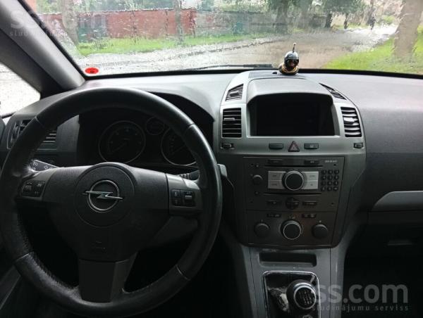 Zils Opel Zafira 2006 Rīga, ar dzinēja tilpumu 1.90 L un nobraukumu 308 tūkst. km par 1050 €, foto 10 vietnē AUTOMOTO.COM.LV