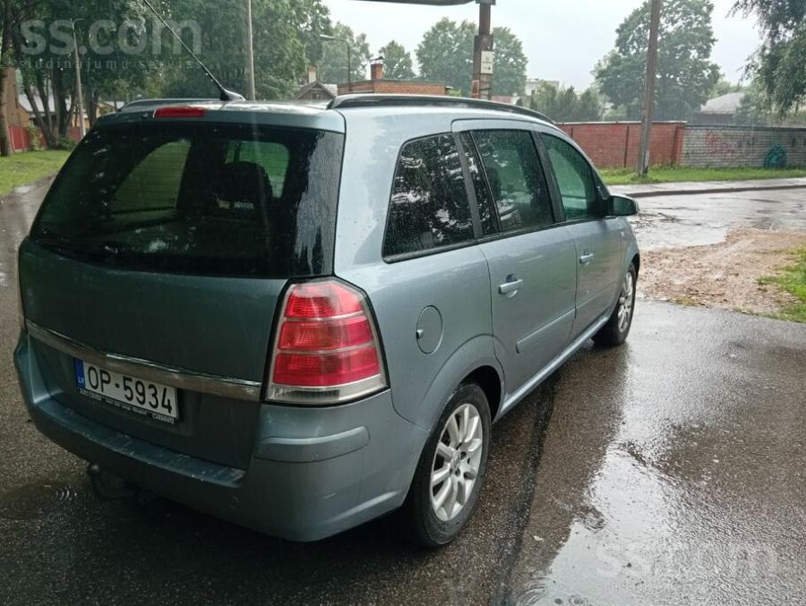 Zils Opel Zafira 2006 Rīga, ar dzinēja tilpumu 1.90 L un nobraukumu 308 tūkst. km par 1050 €, foto 15 vietnē AUTOMOTO.COM.LV