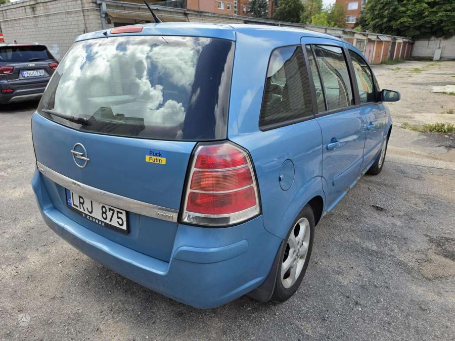 Blue Opel Zafira 2006 in Kaunas, with an engine capacity of 1.91 L and mileage of 315 thousand km for 990 €, photo 4 on AUTOMOTO.COM.LV