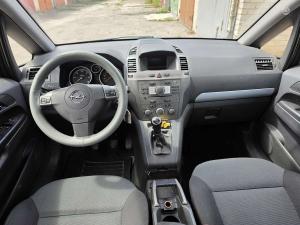 Blue Opel Zafira 2006 in Kaunas, with an engine capacity of 1.91 L and mileage of 315 thousand km for 990 €, photo 6 on AUTOMOTO.COM.LV