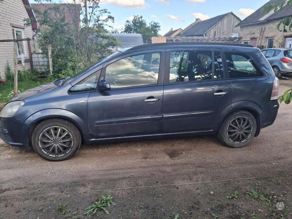 Zils Opel Zafira 2006 Šauļi, ar dzinēja tilpumu 1.80 L un nobraukumu 467 tūkst. km par 999 €, foto 2 vietnē AUTOMOTO.COM.LV