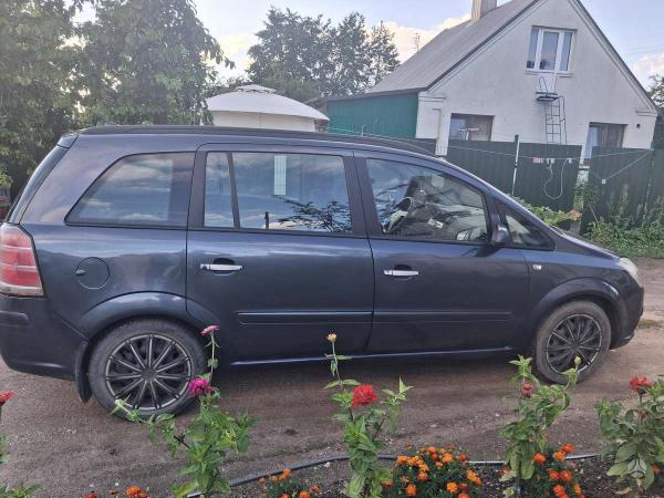 Zils Opel Zafira 2006 Šauļi, ar dzinēja tilpumu 1.80 L un nobraukumu 467 tūkst. km par 999 €, foto 6 vietnē AUTOMOTO.COM.LV