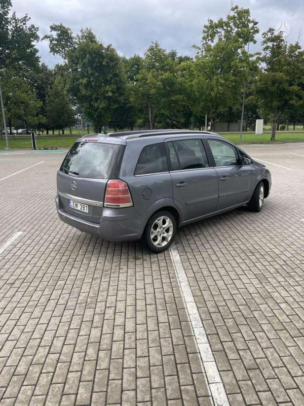 Zils Opel Zafira 2006 Tauragė, ar dzinēja tilpumu 1.91 L un nobraukumu 266 tūkst. km par 1250 €, foto 5 vietnē AUTOMOTO.COM.LV