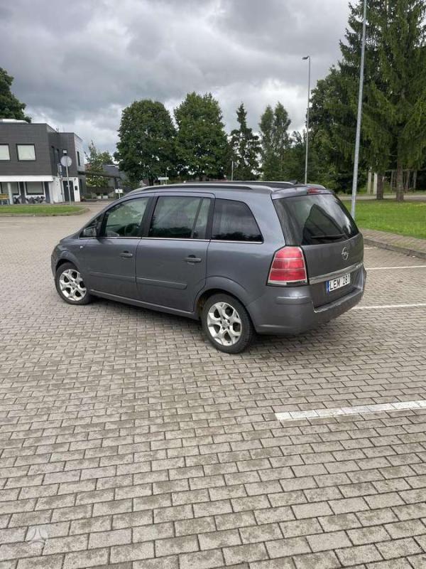 Zils Opel Zafira 2006 Tauragė, ar dzinēja tilpumu 1.91 L un nobraukumu 266 tūkst. km par 1250 €, foto 7 vietnē AUTOMOTO.COM.LV