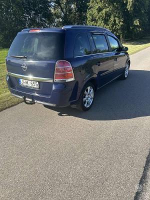 Zils Opel Zafira 2006 Kauņa, ar dzinēja tilpumu 1.91 L un nobraukumu 253 tūkst. km par 1950 €, foto 5 vietnē AUTOMOTO.COM.LV