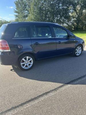 Zils Opel Zafira 2006 Kauņa, ar dzinēja tilpumu 1.91 L un nobraukumu 253 tūkst. km par 1950 €, foto 9 vietnē AUTOMOTO.COM.LV