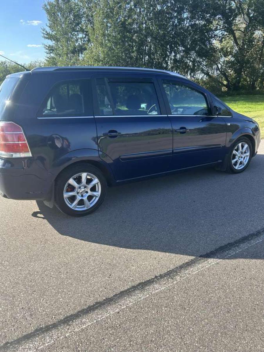 Zils Opel Zafira 2006 Kauņa, ar dzinēja tilpumu 1.91 L un nobraukumu 253 tūkst. km par 1950 €, foto 9 vietnē AUTOMOTO.COM.LV