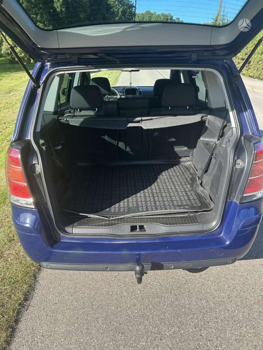 Zils Opel Zafira 2006 Kauņa, ar dzinēja tilpumu 1.91 L un nobraukumu 253 tūkst. km par 1950 €, foto 10 vietnē AUTOMOTO.COM.LV