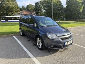 Синий Опель Зафира 2006 в Рига, объемом двигателя 1.90 л и пробегом 230 тыс. км за 1899 €, фото 4 на AUTOMOTO.COM.LV