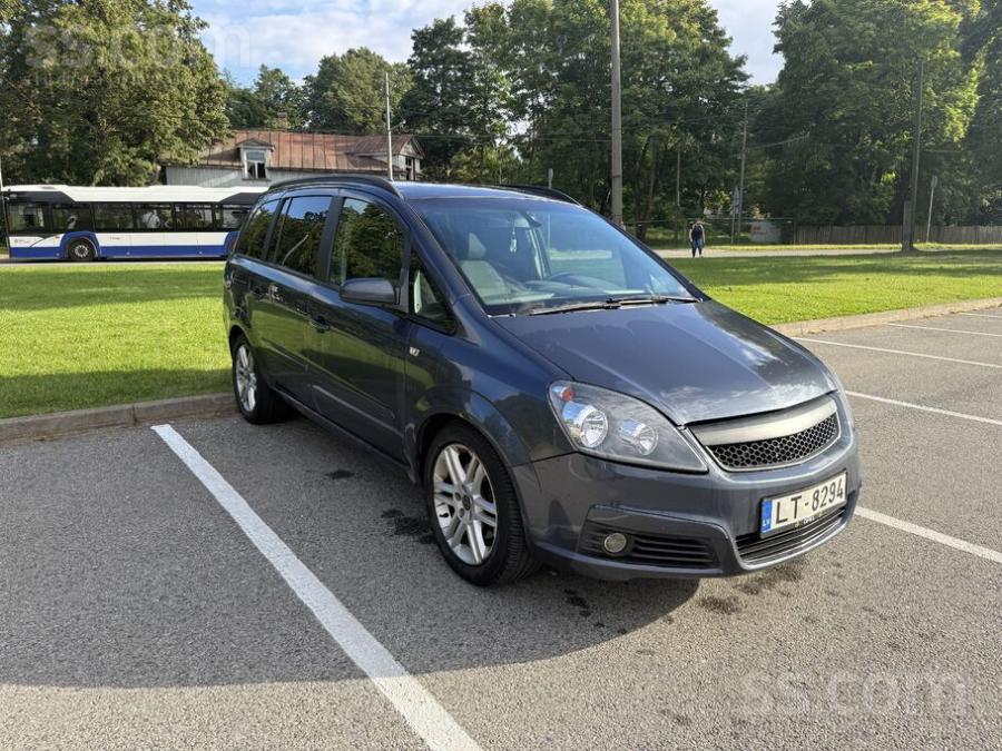 Синий Опель Зафира 2006 в Рига, объемом двигателя 1.90 л и пробегом 230 тыс. км за 1899 €, фото 4 на AUTOMOTO.COM.LV
