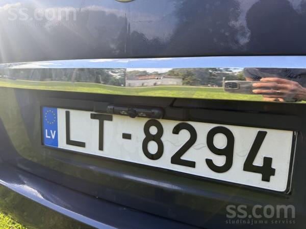 Blue Opel Zafira 2006 in Riga, with an engine capacity of 1.90 L and mileage of 230 thousand km for 1899 €, photo 6 on AUTOMOTO.COM.LV