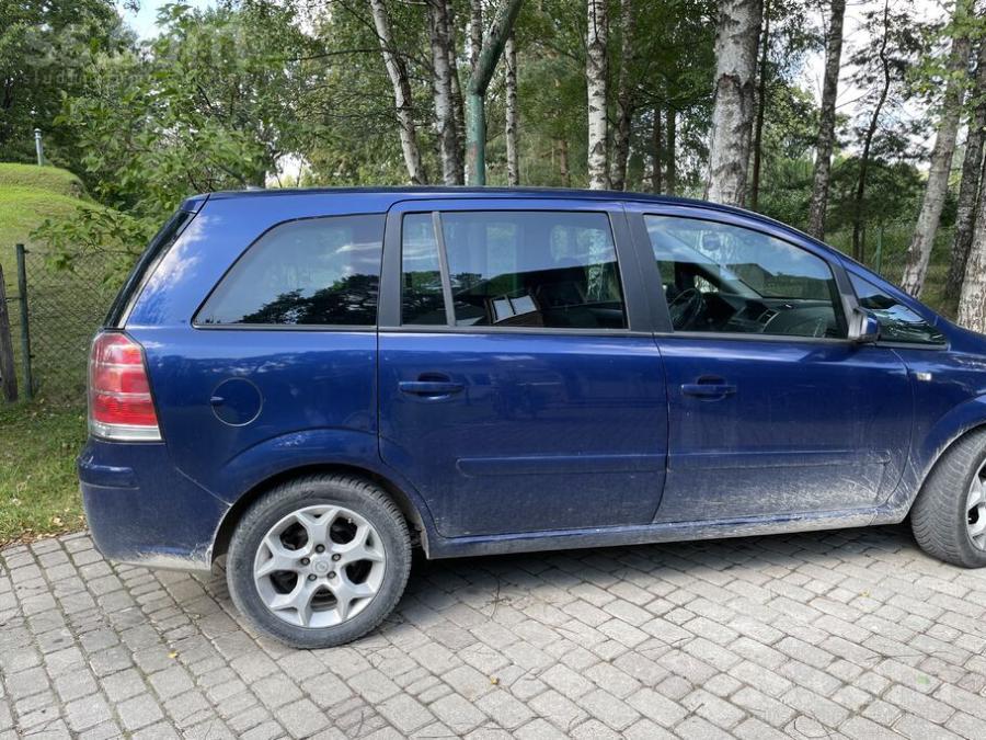 Blue Opel Zafira 2006 in Jelgava, with an engine capacity of 1.90 L and mileage of 293 thousand km for 2700 €, photo 1 on AUTOMOTO.COM.LV