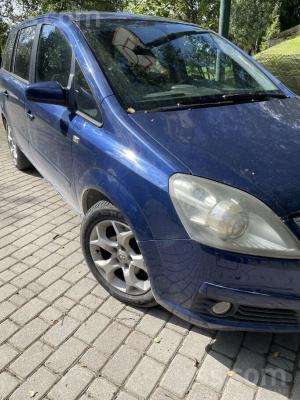 Blue Opel Zafira 2006 in Jelgava, with an engine capacity of 1.90 L and mileage of 293 thousand km for 2700 €, photo 6 on AUTOMOTO.COM.LV