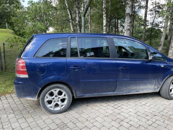 Zils Opel Zafira 2006 Jelgava, ar dzinēja tilpumu 1.90 L un nobraukumu 293 tūkst. km par 2700 €, foto 1 vietnē AUTOMOTO.COM.LV