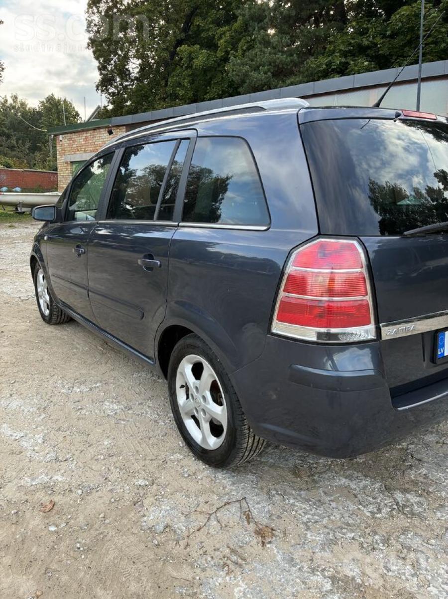 Zils Opel Zafira 2006 Rīga, ar dzinēja tilpumu 1.80 L un nobraukumu 215 tūkst. km par 2850 €, foto 8 vietnē AUTOMOTO.COM.LV