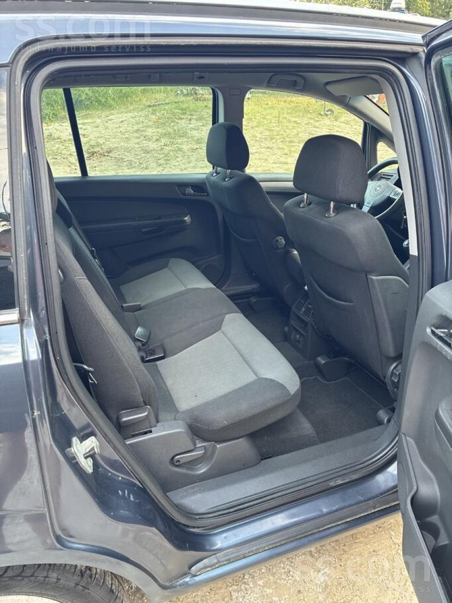 Zils Opel Zafira 2006 Rīga, ar dzinēja tilpumu 1.80 L un nobraukumu 215 tūkst. km par 2850 €, foto 23 vietnē AUTOMOTO.COM.LV