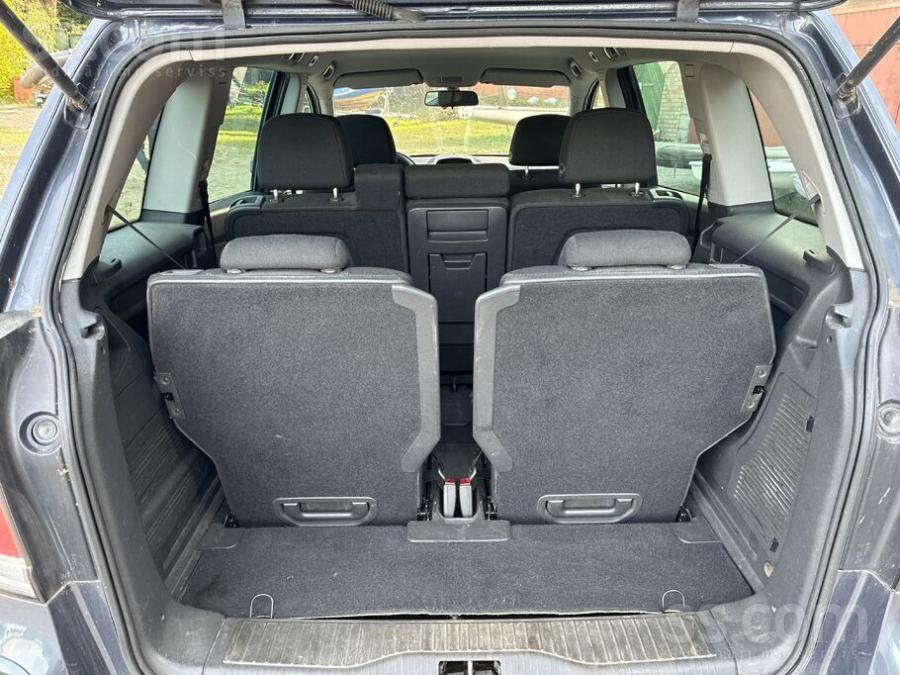 Zils Opel Zafira 2006 Rīga, ar dzinēja tilpumu 1.80 L un nobraukumu 215 tūkst. km par 2850 €, foto 24 vietnē AUTOMOTO.COM.LV